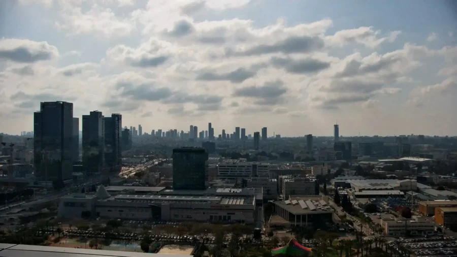 Skyline in Tel Aviv Amidst Iranian Barrages | NTD