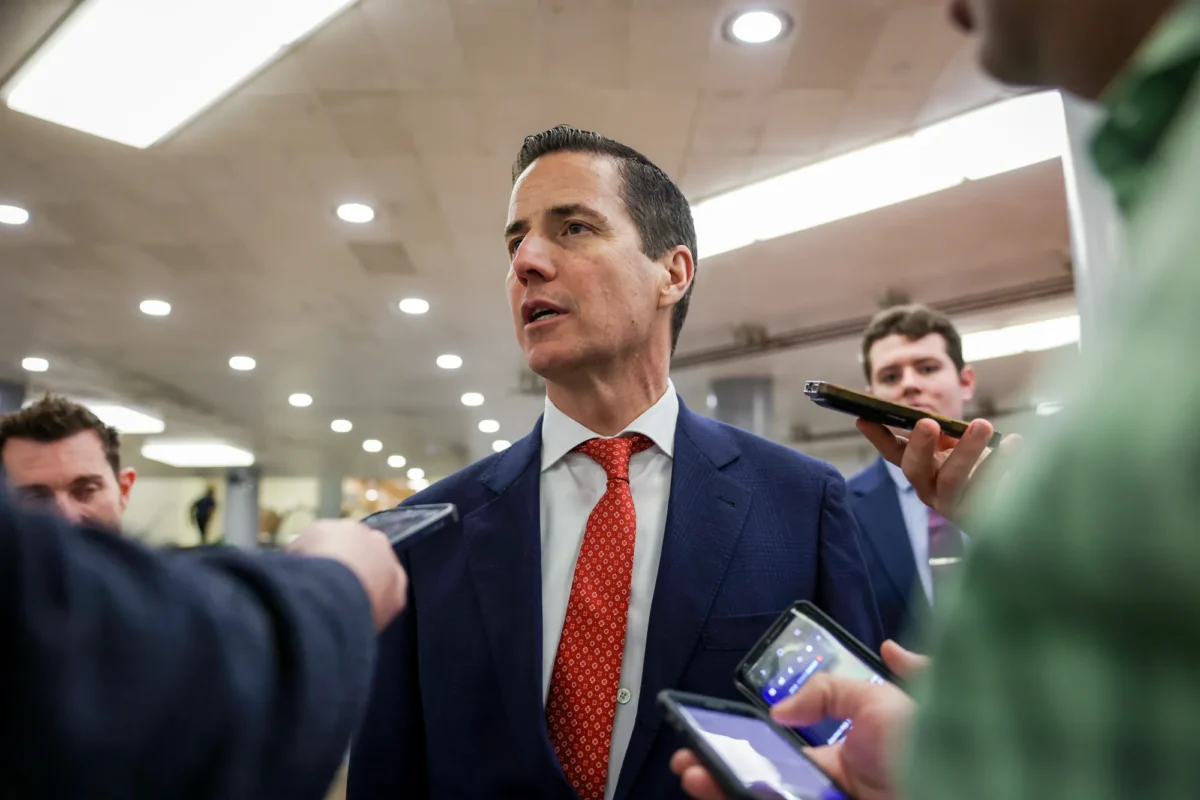 Republican Senators Press Fed’s Jerome Powell on Delay in Rate Cuts | NTD