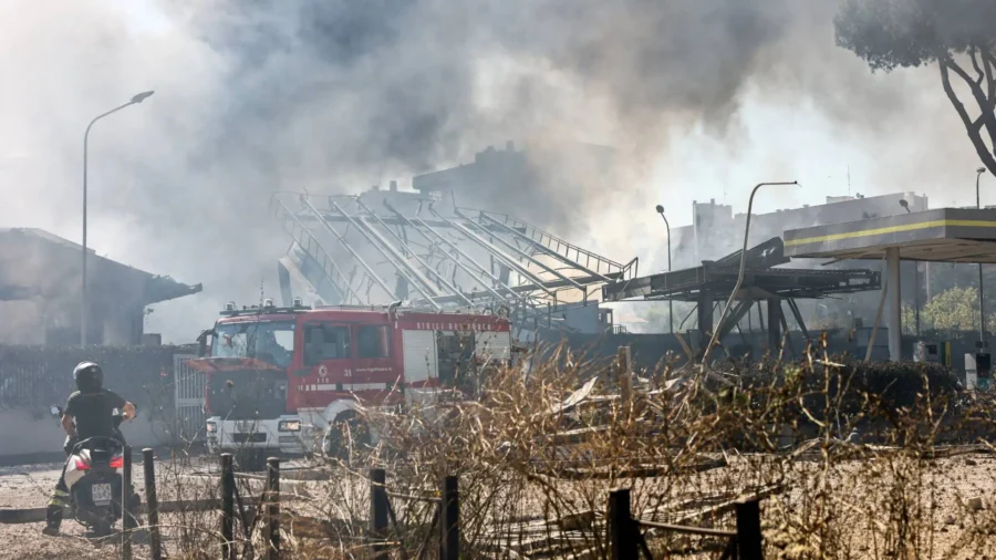Huge Explosion at Rome Petrol Station Injures 45 People | NTD