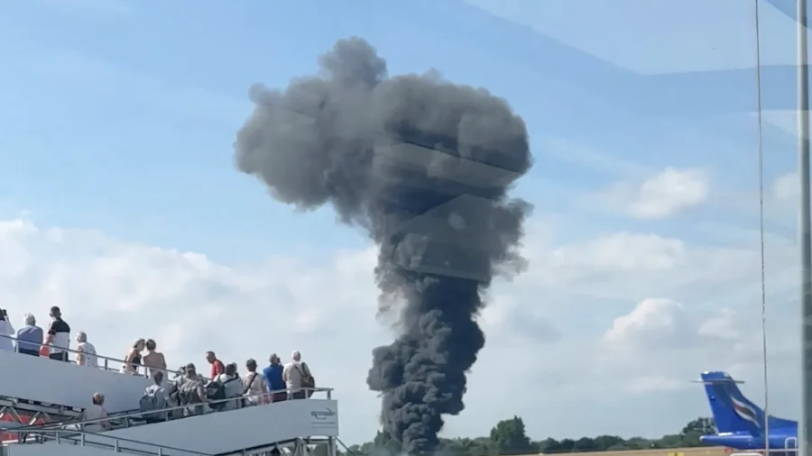Small Plane Crashes After Takeoff at London Southend Airport | NTD