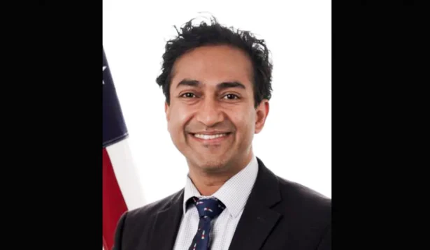 Top FDA Vaccine Official Overruled Reviewers 3 Times on COVID-19 Shots | NTD