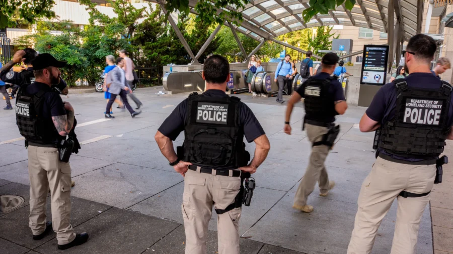 DOJ Releases New List of 'Sanctuary Jurisdictions' | NTD