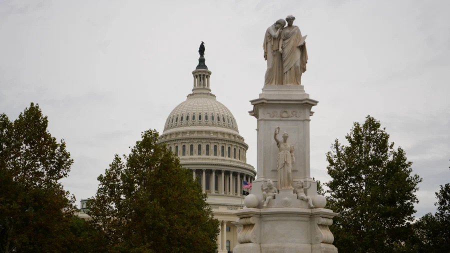 Senate Votes Again on Budget After Government Shutdown | NTD