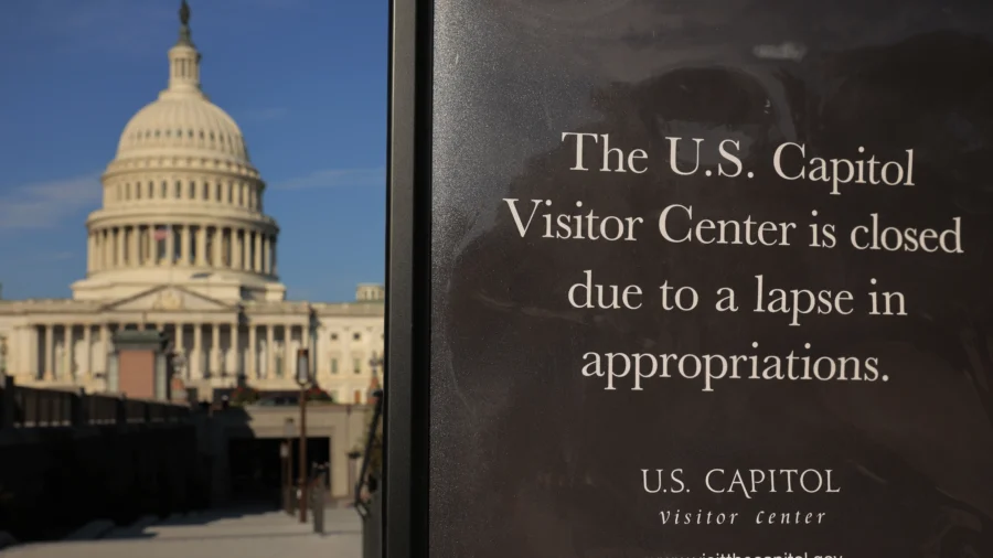 Some National Parks, Monuments Still Open Amid Shutdown | NTD