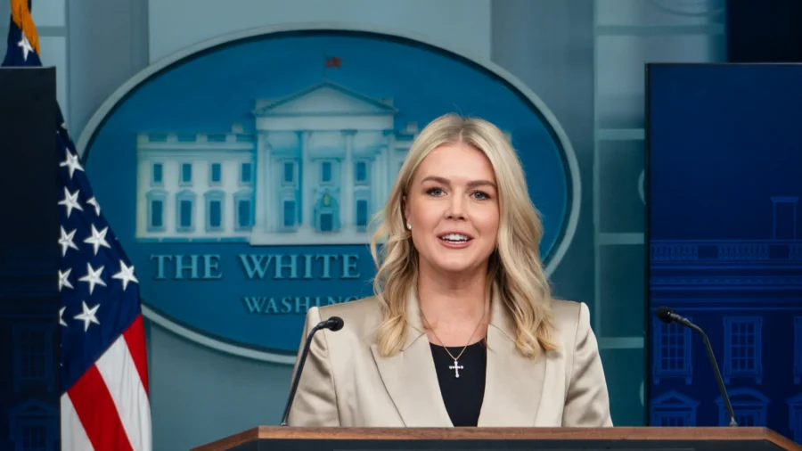 White House Press Secretary Holds Press Briefing (Oct. 6) | NTD