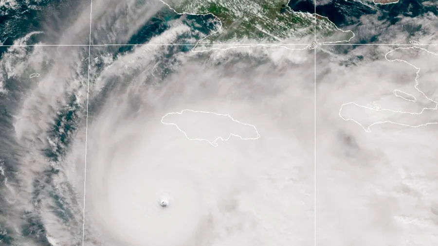Footage Shows Category 5 Storm's Aftermanth in Jamaica | NTD