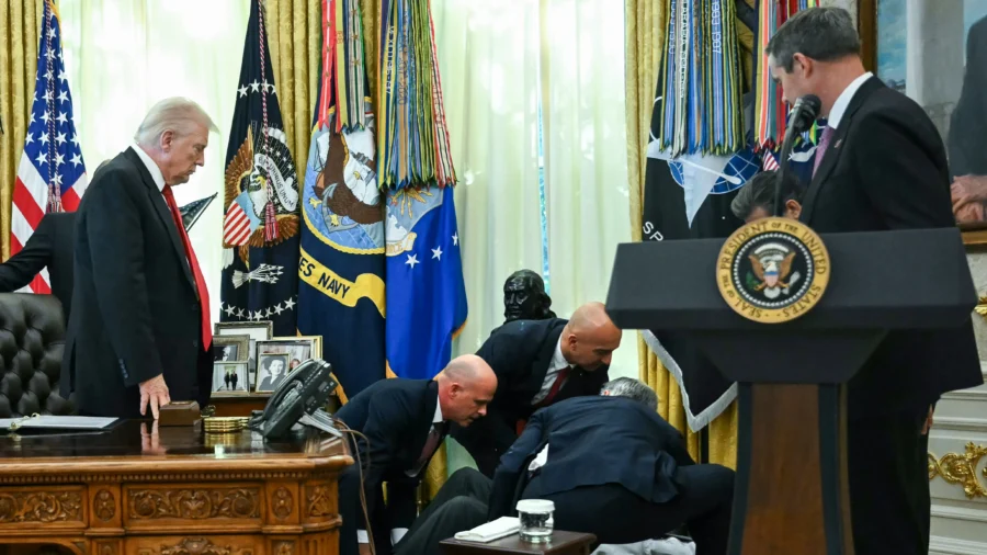 Man Faints in Oval Office as Trump Admin Announces Price Cuts in Weight ...