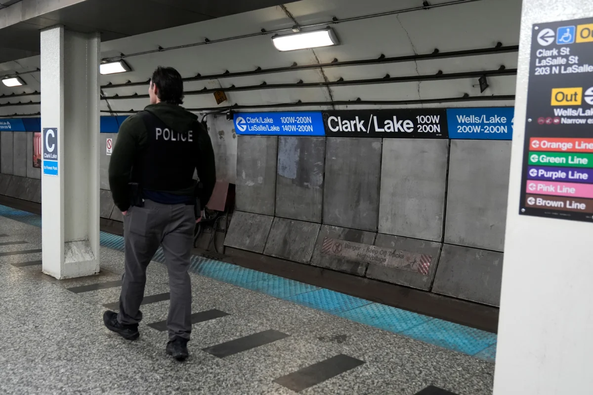 Shooting on Chicago Train Leaves 1 Dead, 1 Wounded, Local Police Say | NTD