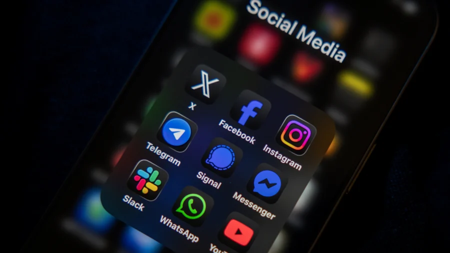 New York to Require Warning Labels on Social Media Platforms | NTD