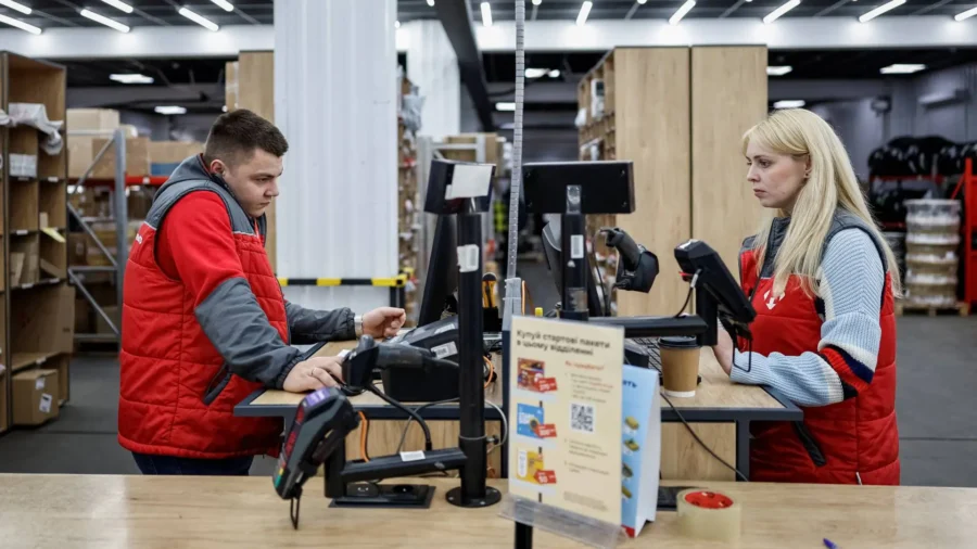 How a Postal Company Became Ukraine's Wartime Success Story | NTD