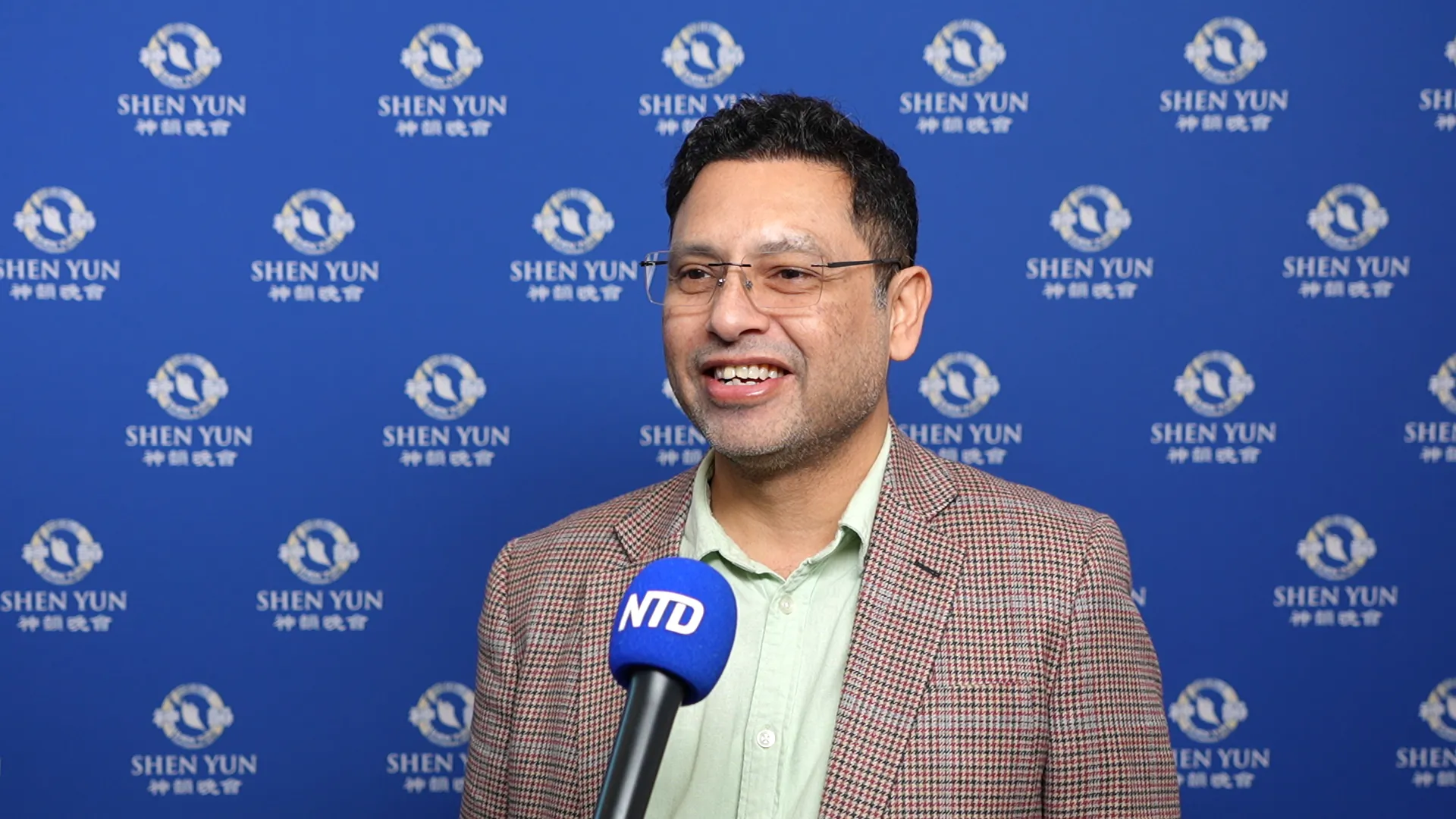 Psychiatrist Says Shen Yun Is ‘Spectacular’ | NTD