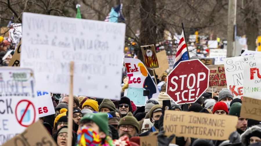 Minnesota Incident Reminiscent of Tactics to Block ICE in Chicago ...