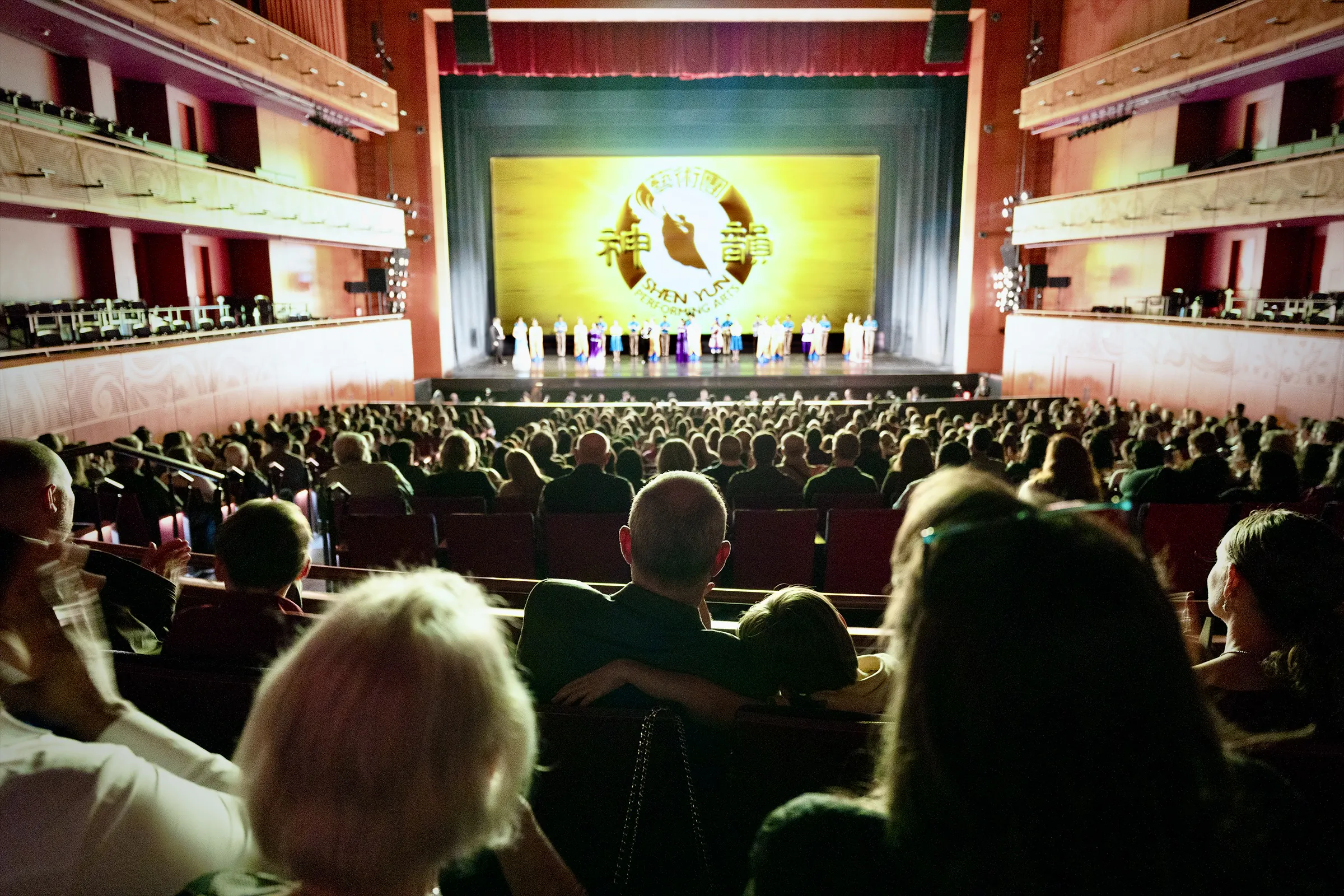 Texas Theatergoer Says Shen Yun Is ‘Spectacular’ | NTD