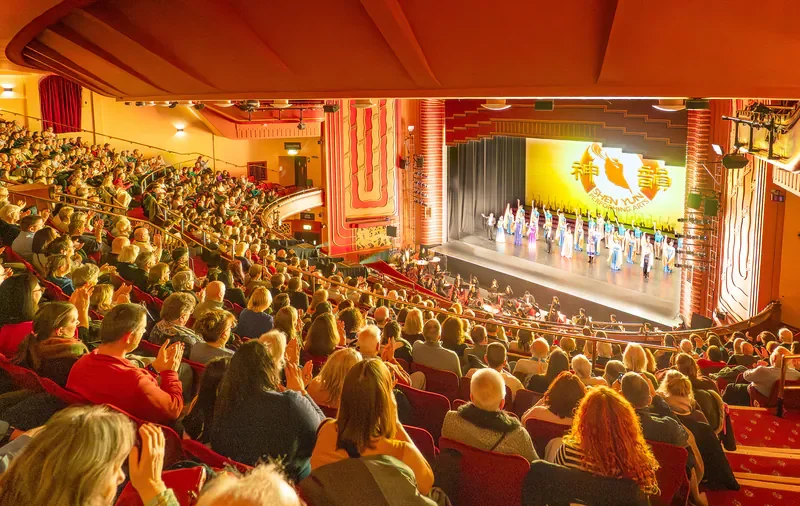 ‘So Much Grace’: Oxford Audience Member Says About Shen Yun | NTD