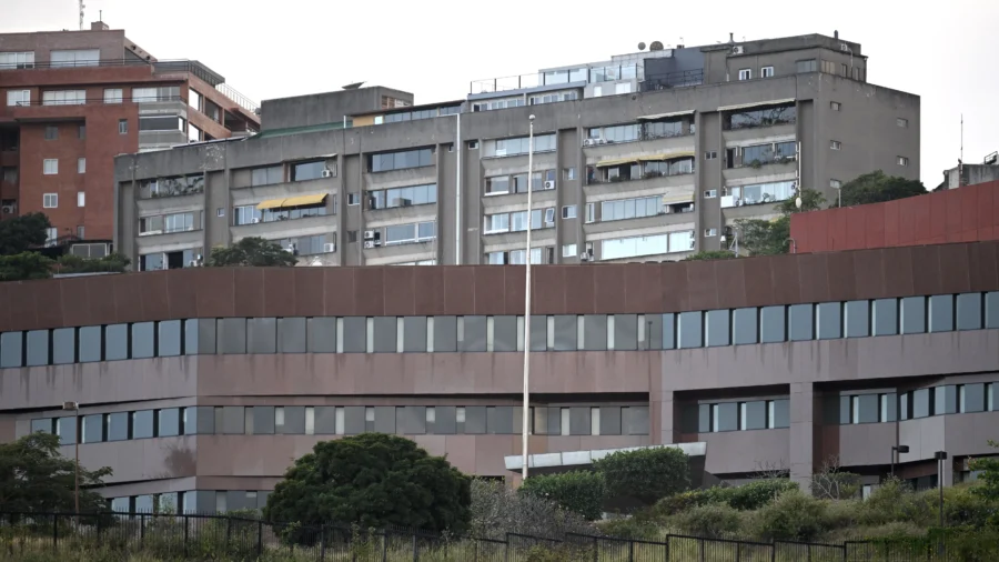 US Envoy Arrives in Venezuela to Resume Diplomatic Mission After 7-Year ...