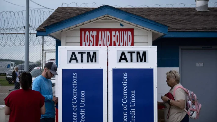 Switching Bank Accounts: Is It Worth It? | NTD
