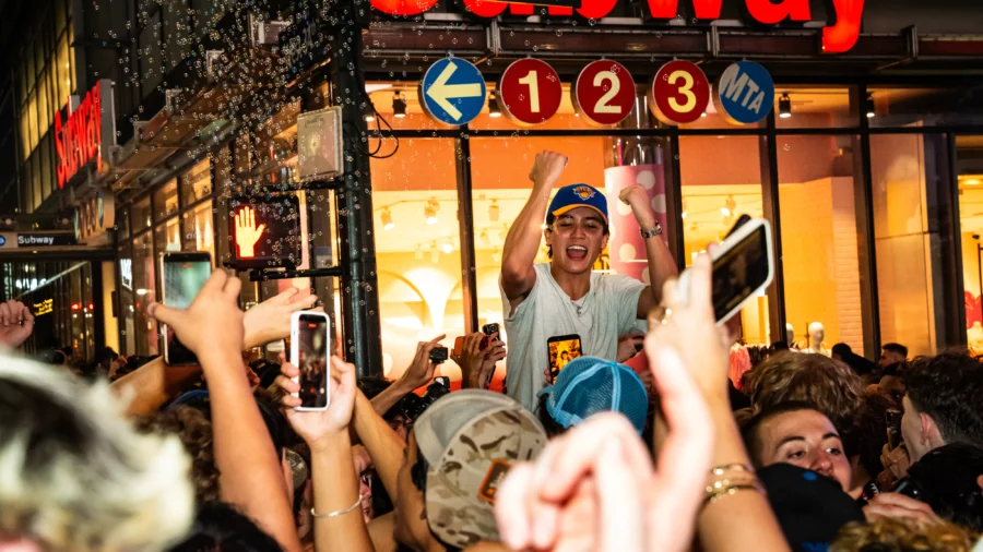 LIVE June 18, 10 AM ET: NYC Holds Parade in Celebration of the Knicks ...