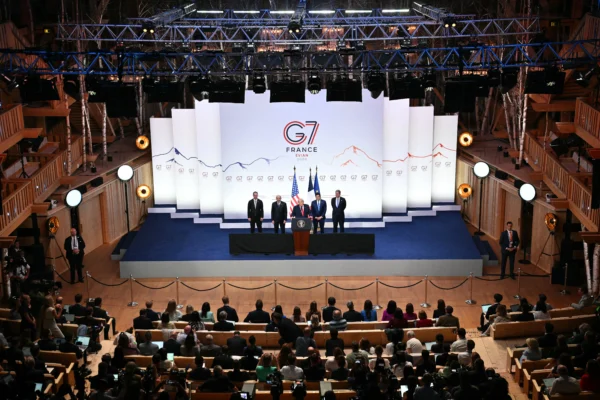 Trump to NTD: Plummeting Oil Prices to Boost Economy | NTD