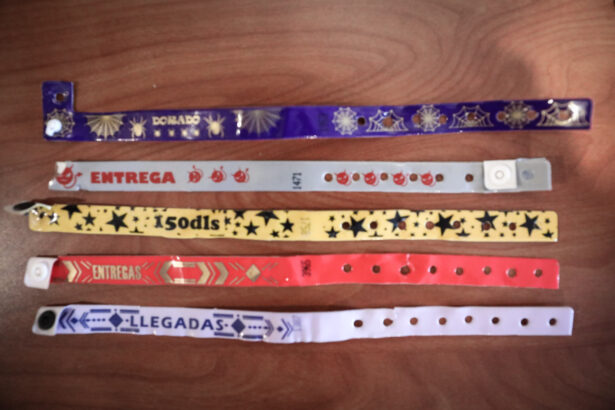 Cartels Use Wristbands to Track Human Smuggling Over Border | NTD