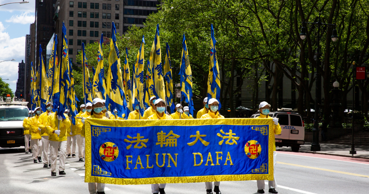 Heartfelt Gratitude at Thanksgiving to the Founder of Falun Dafa | NTD